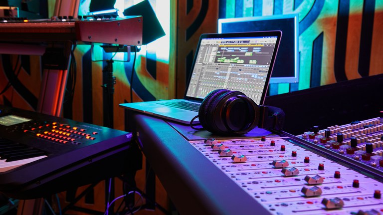 Produeix la teva cançó de música urbana - Ajuntament de Vic